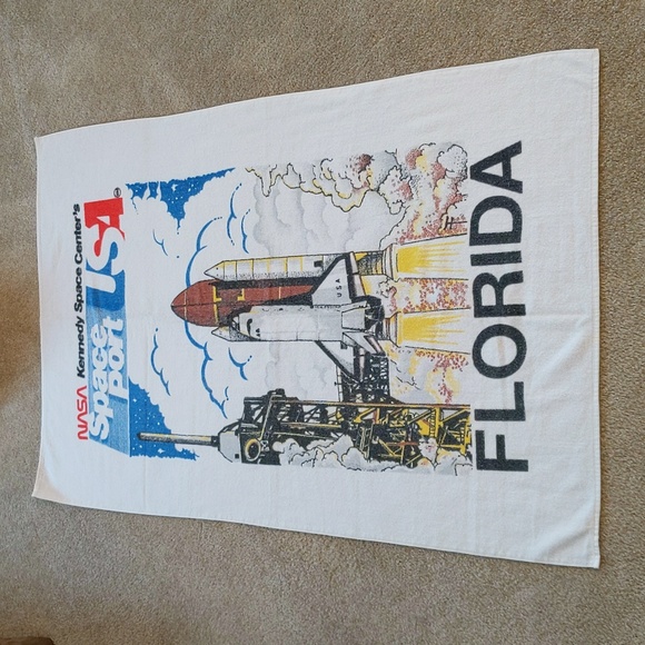 Bath | Vintage Early 8s Nasa Kennedy Space Center Full Size Beach Towel ...